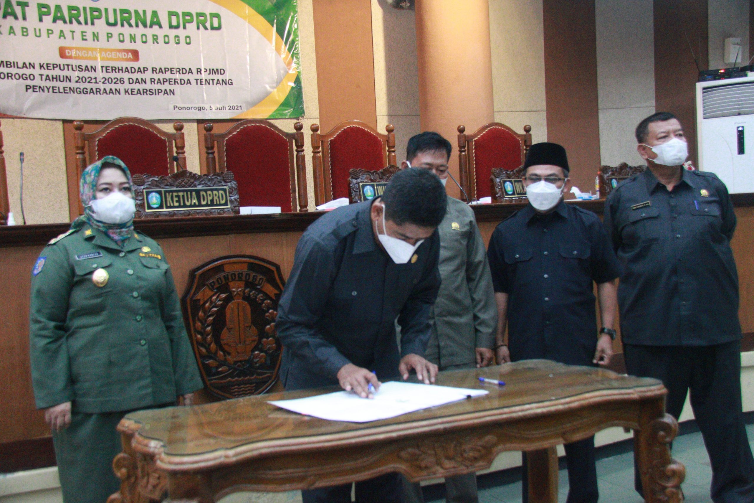 DPRD Gelar Rapat Paripurna Raperda RPJMD dan Raperda Penyelenggaraan Kearsipan – DPRD Ponorogo
